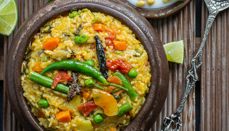 Recipe- Healthy To Eat Vegetable Khichdi - lifeberrys.com