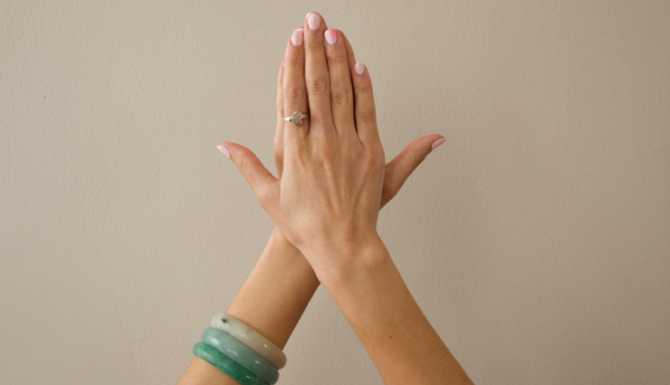 5 Mudras for Lung Health - lifeberrys.com