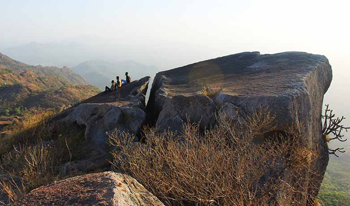 इस समय घूमने की बेहतरीन जगह हैं माउंट आबू, जानें यहां के मशहूर दर्शनीय स्थल