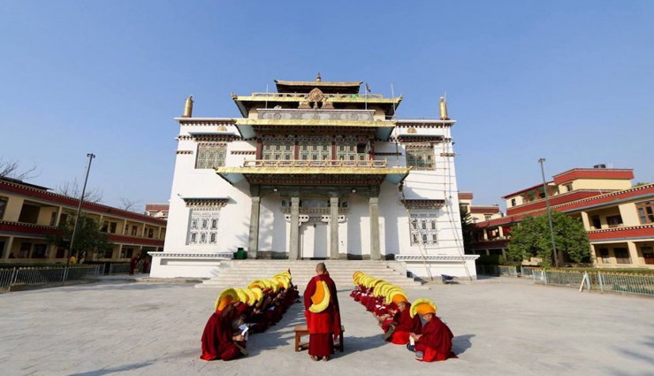 7 Beautiful Monasteries To Visit Around The World - lifeberrys.com