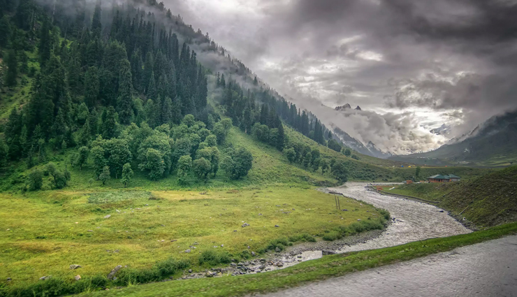 5 Most Amazing Monsoon Destinations To Visit in India - lifeberrys.com