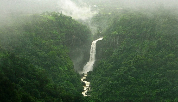 These Places in Maharashtra are a Must Visit During Monsoon - lifeberrys.com