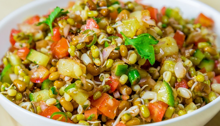 Recipe- Healthy To Eat Sprouted Moong Chaat - lifeberrys.com