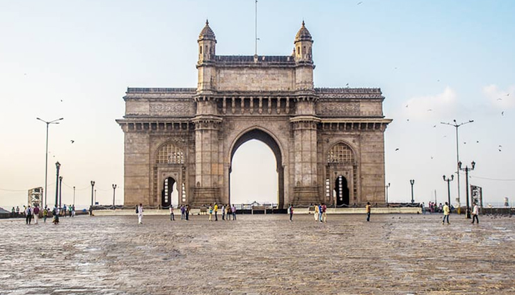 6 Must Visit Historical Monuments of Mumbai - lifeberrys.com