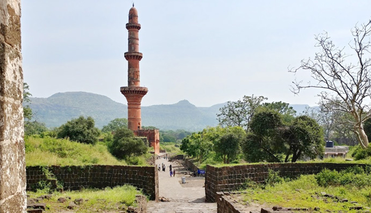 6 Must Visit Historical Monuments of Mumbai - lifeberrys.com