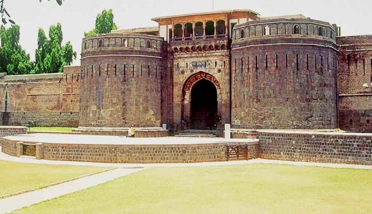 6 Must Visit Historical Monuments of Mumbai - lifeberrys.com