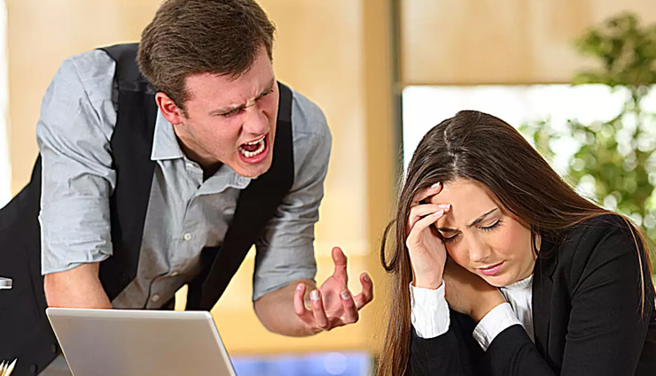 11 Behavior Signs That Show You are a Manipulative Person - lifeberrys.com