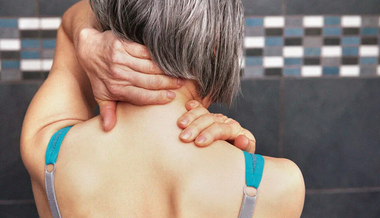 4 Ways To Fix a Pinched Nerve in The Neck at Home - lifeberrys.com 4 Ways To Fix a Pinched Nerve in The Neck at Home - lifeberrys.com