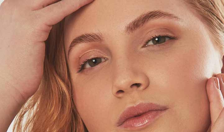 5 Proven Beauty Benefits of Using Safflower Oil For Skin - lifeberrys.com