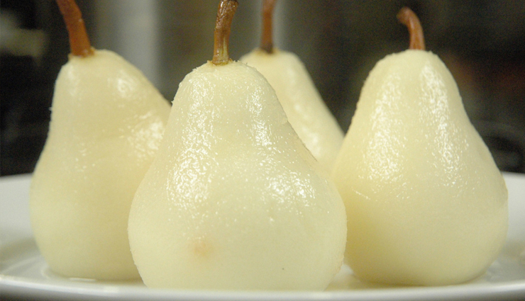 6 Amazing Benefits of Pears For Skin and Hair - lifeberrys.com