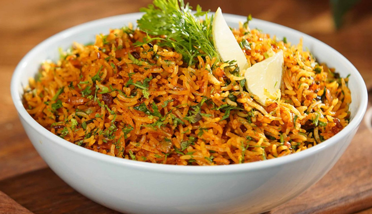 Recipe- Quick Evening Snack Phodnicha Bhat - lifeberrys.com