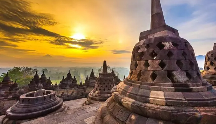 9 Most Beautiful Places You Can Explore in Indonesia - lifeberrys.com