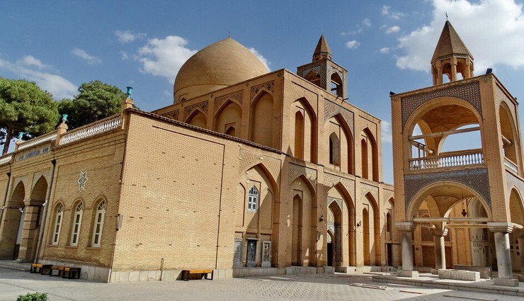 Essential Sights That Make Iran a Beautiful Tourist Place - lifeberrys.com