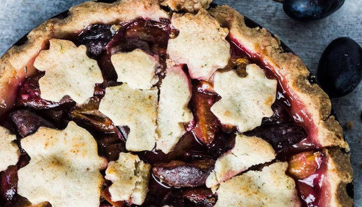 Recipe- Tasty Italian Autumn Prune Plum Pie With Almond Thyme Crust ...