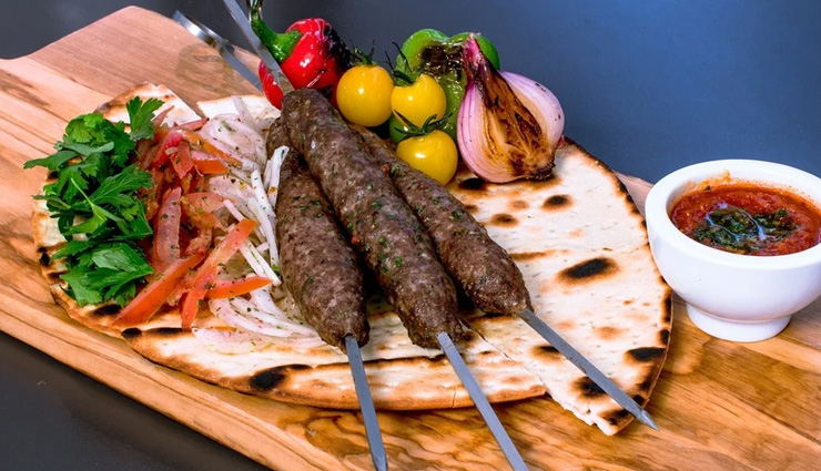 Mouthwatering Qatari Dishes You Cannot Miss Tasting - lifeberrys.com