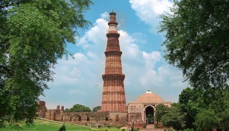 10 Most Iconic Historic Buildings in India - lifeberrys.com