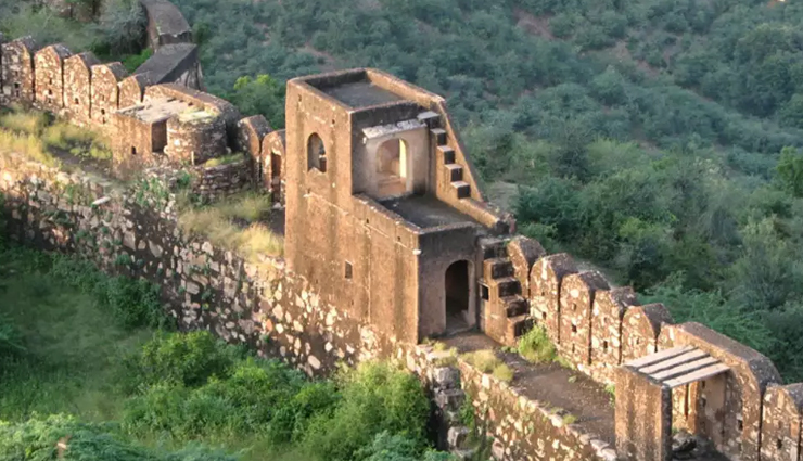 6 Famous Forts To Visit in Rajasthan - lifeberrys.com
