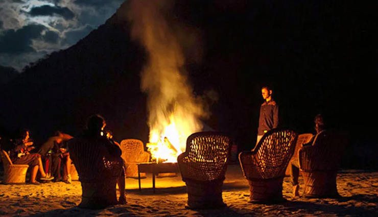 5 Places to Enjoy Bonfire During Winters in India - lifeberrys.com