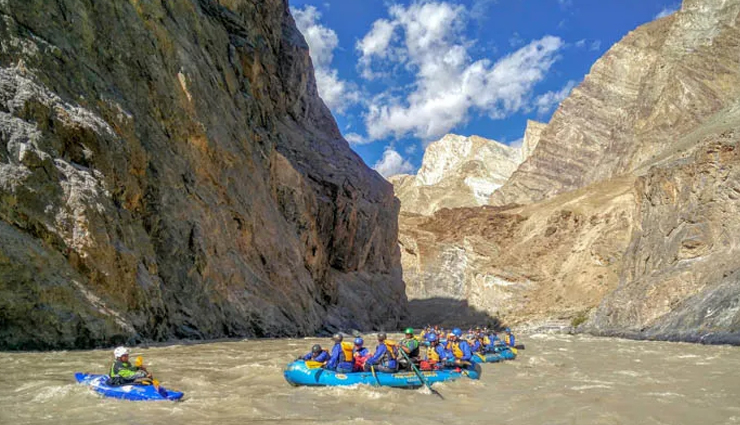 5 Places To Enjoy White River Rafting in India - lifeberrys.com