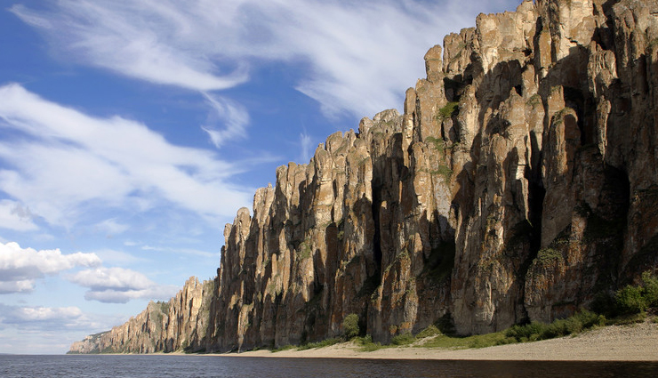 6 Breathtaking Rock Pillar Landscapes Around The World - lifeberrys.com