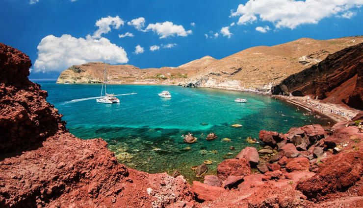 6 Most Exotic Beaches To Visit in Santorini, Greece - lifeberrys.com