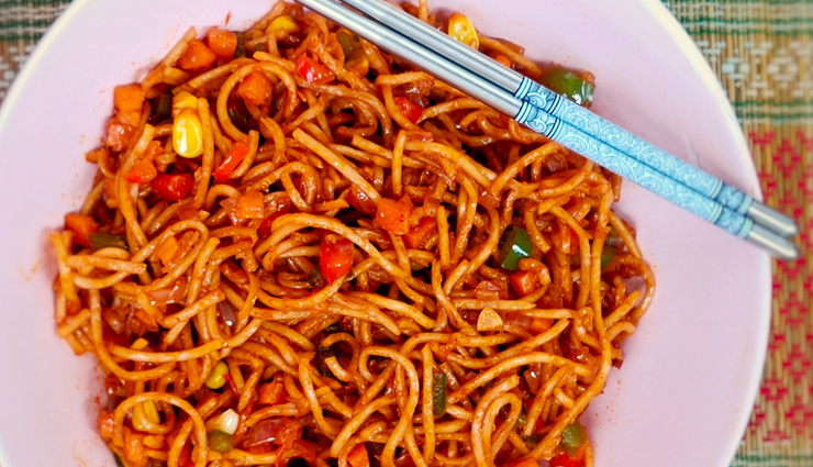 Recipe- Quick To Make Schezwan Veg Noodles - lifeberrys.com
