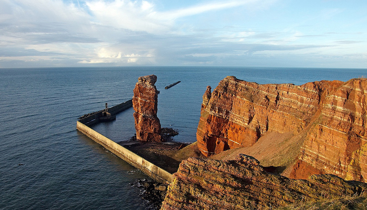 6 Most Famous Sea Stacks From Around The World - lifeberrys.com