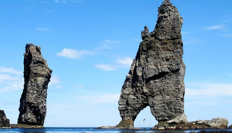 6 Most Famous Sea Stacks From Around The World - lifeberrys.com