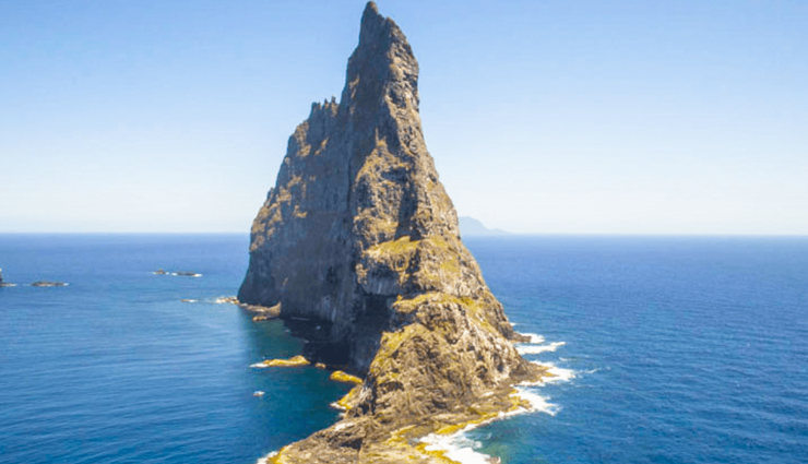 6 Most Famous Sea Stacks From Around The World - lifeberrys.com