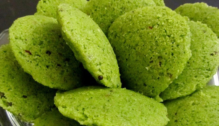 Recipe- Rich in Protein Spinach Mung Idli Bites - lifeberrys.com