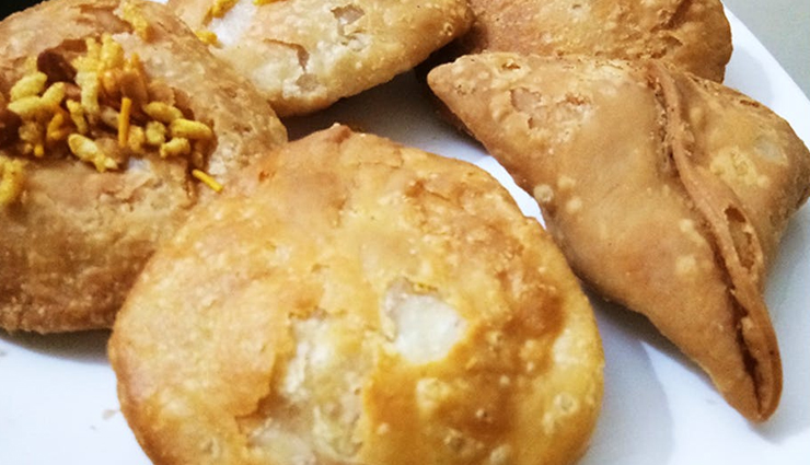 6 Street Food of Incredible India You Must Try - lifeberrys.com