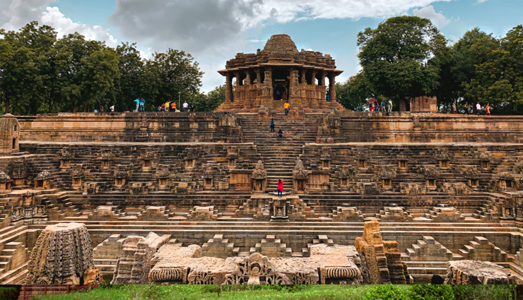 7 Must Visit Sun Temples in India - lifeberrys.com