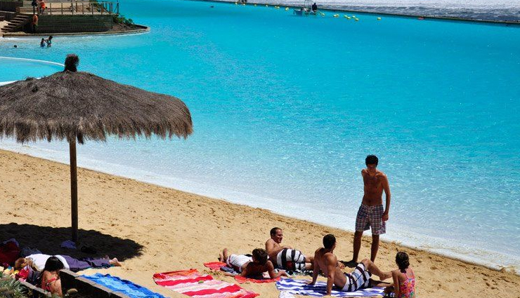 List of The 5 Biggest Swimming Pools in The World - lifeberrys.com