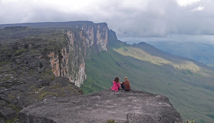 6 Unique and Stunning Table Top Mountains To Visit - lifeberrys.com