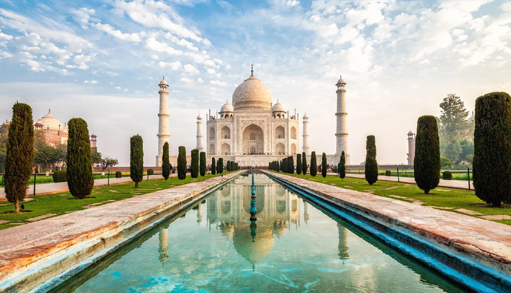 10 Most Iconic Historic Buildings in India - lifeberrys.com