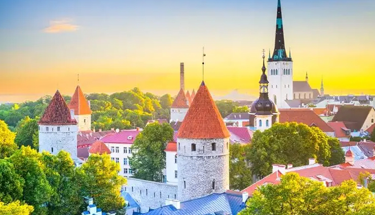 8 Amazing Tourist Attractions To Visit in Tallinn - lifeberrys.com