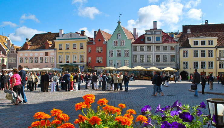 8 Amazing Tourist Attractions To Visit in Tallinn - lifeberrys.com