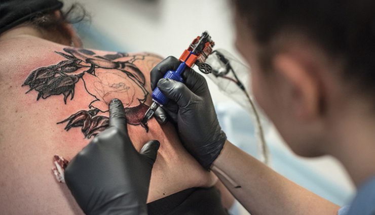 Hazardous Effects of Tattoo on Your Health - lifeberrys.com