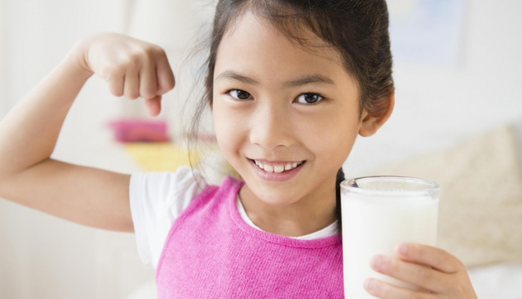 10 Health Benefits of Drinking Milk Regularly - lifeberrys.com