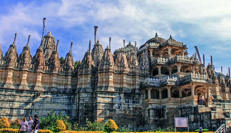 6 Most Beautiful Temples To Visit in India - lifeberrys.com