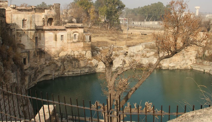 5 Hindu Temples To Visit in Pakistan - lifeberrys.com