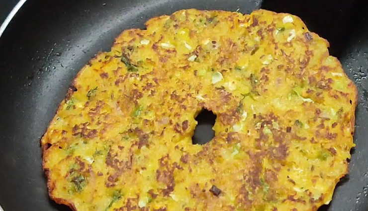 Recipe- Popular in Maharashtra Bhatache Thalipeeth - lifeberrys.com