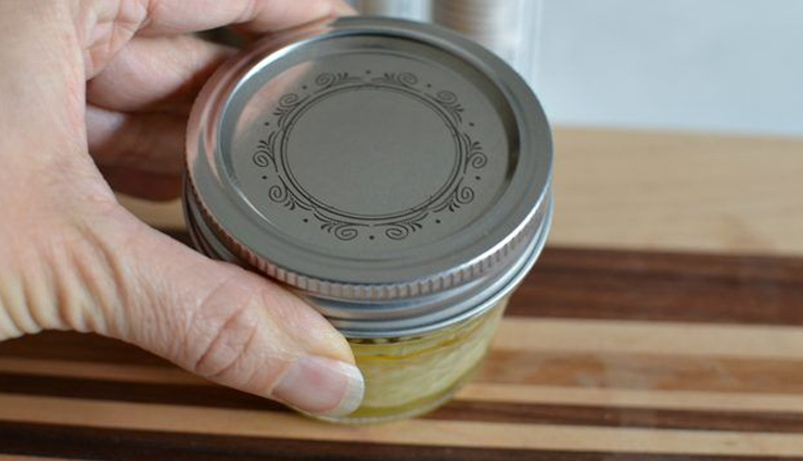 DIY Tiger Balm For Quick Relief From Headache - lifeberrys.com