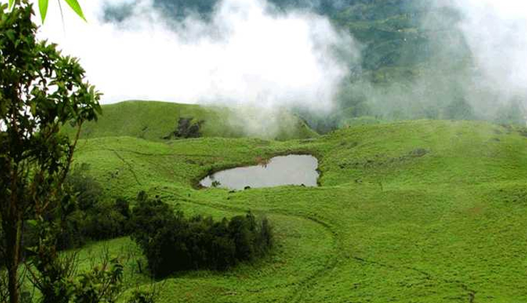 6 Places To Enjoy Trekking in Wayanad - lifeberrys.com