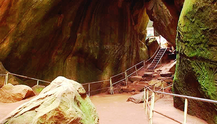 6 Places To Enjoy Trekking in Wayanad - lifeberrys.com