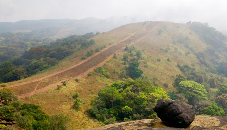 6 Places To Enjoy Trekking in Wayanad - lifeberrys.com