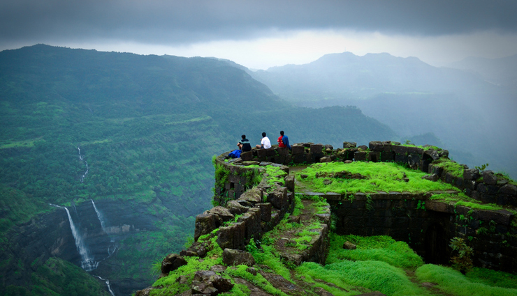 5 Places to Enjoy Trekking Near Pune - lifeberrys.com