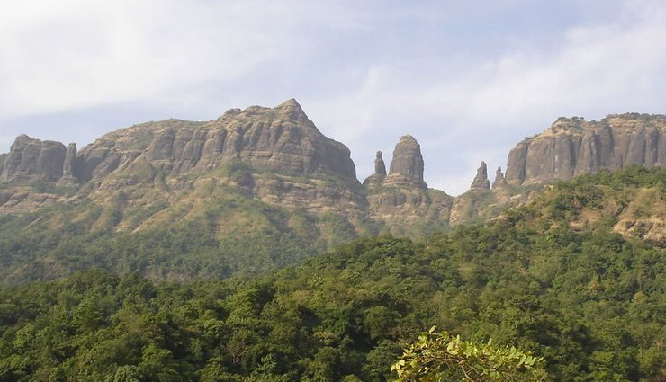 5 Places to Enjoy Trekking Near Pune - lifeberrys.com