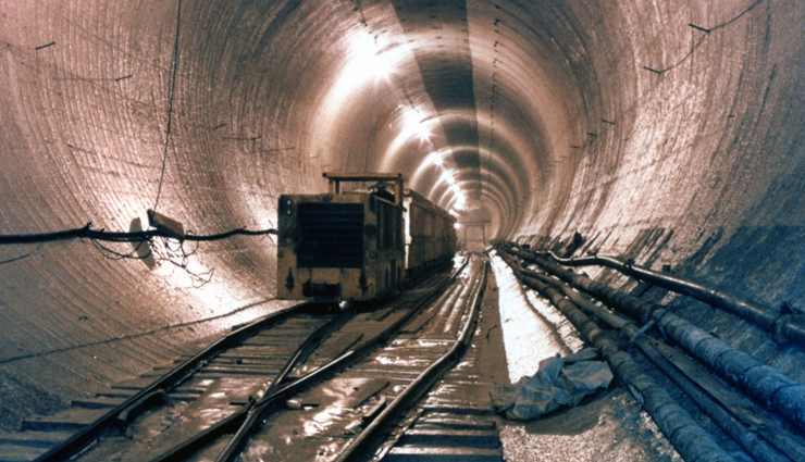 6 Unusual Tunnels To Visit Around The World - lifeberrys.com