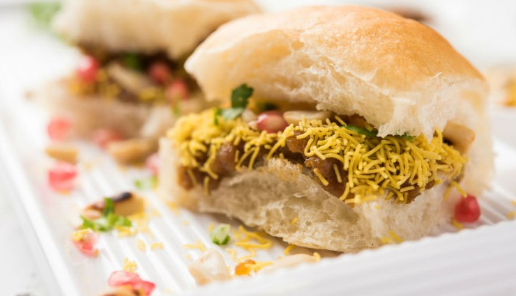 7 Popular Street Food You Must Try In Udaipur - lifeberrys.com